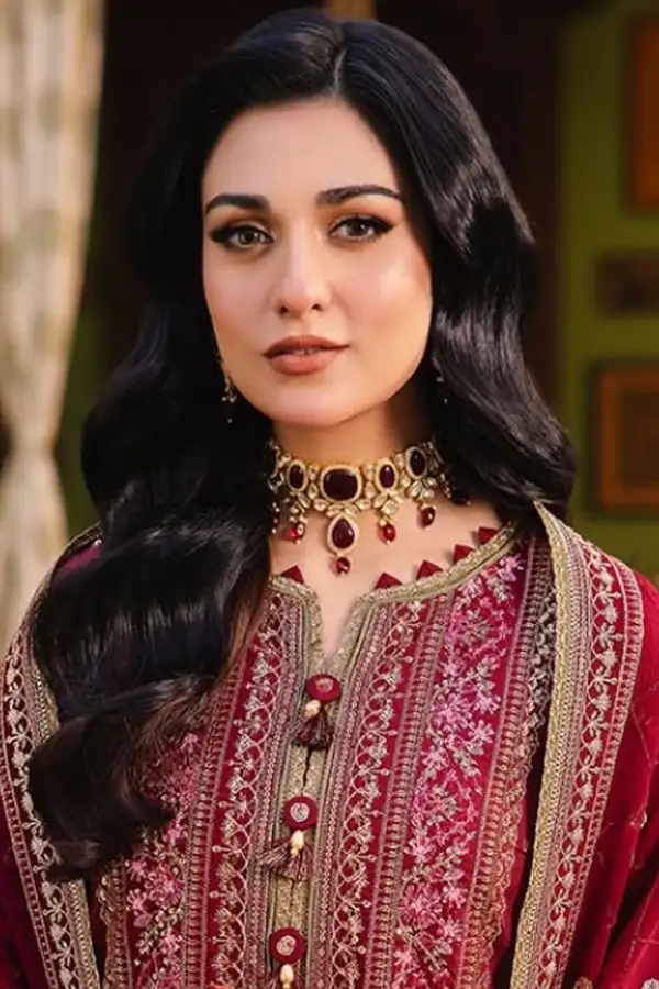 Sarah Khan Drama list, Age, Biography - PakDramas